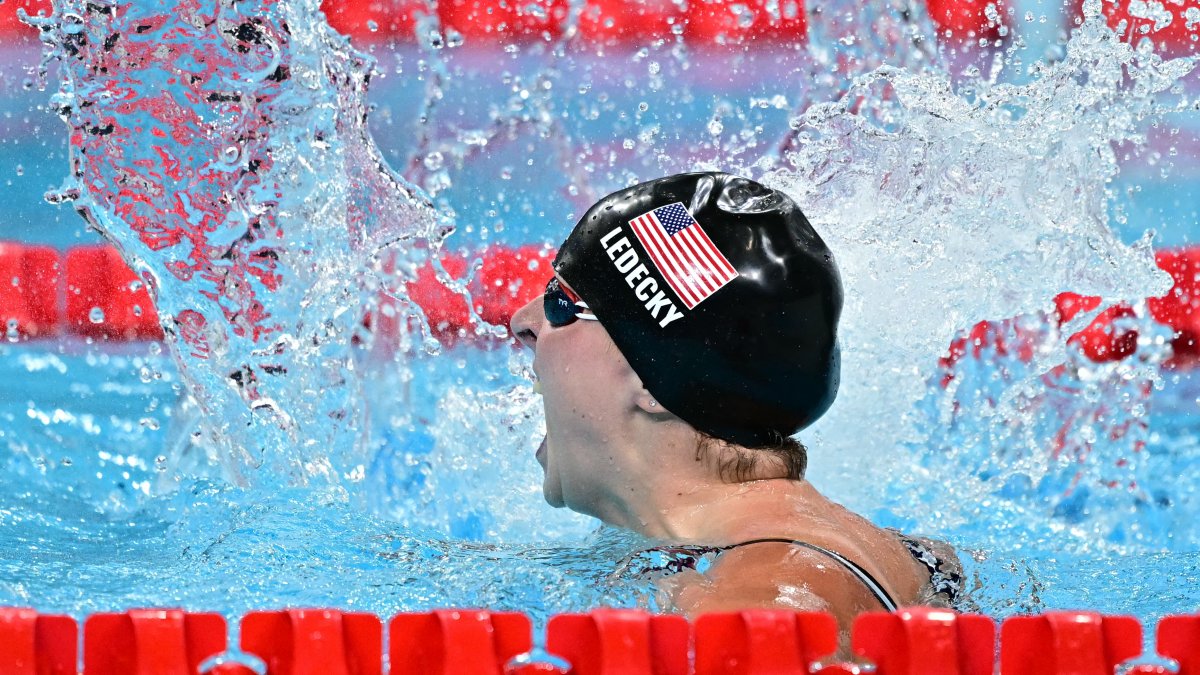 Watch the moment Katie Ledecky breaks her own Olympic record – NBC 6 ...