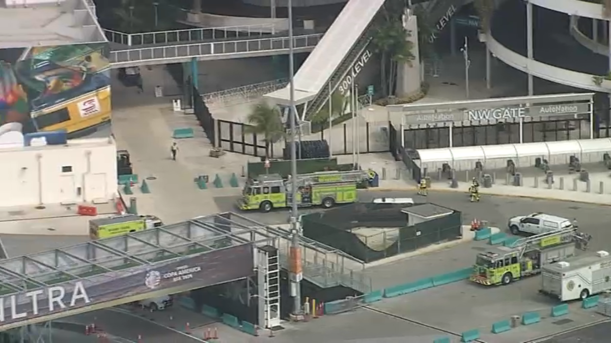 3 workers hospitalized after oven explosion at Hard Rock Stadium – NBC ...