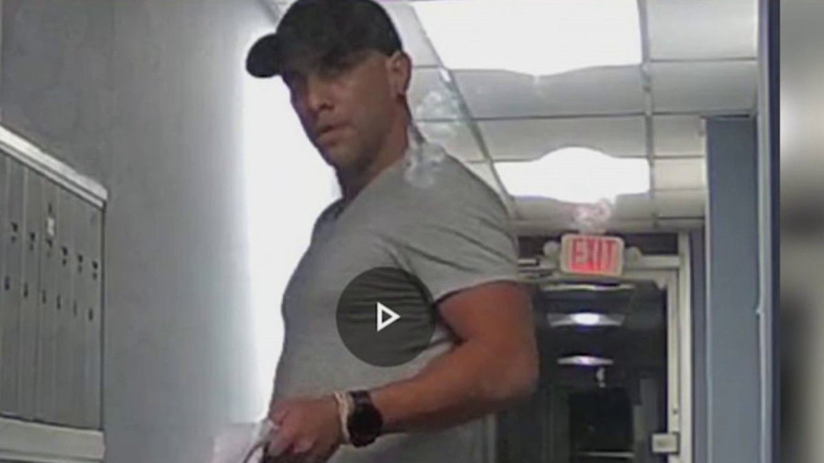 Man caught on camera stealing mail from Miami Beach buildings – NBC 6 ...