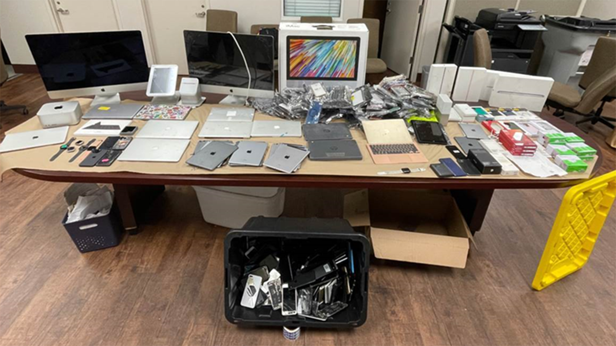 4th suspect in $500K T-Mobile cellphone theft ring turns self in – NBC ...