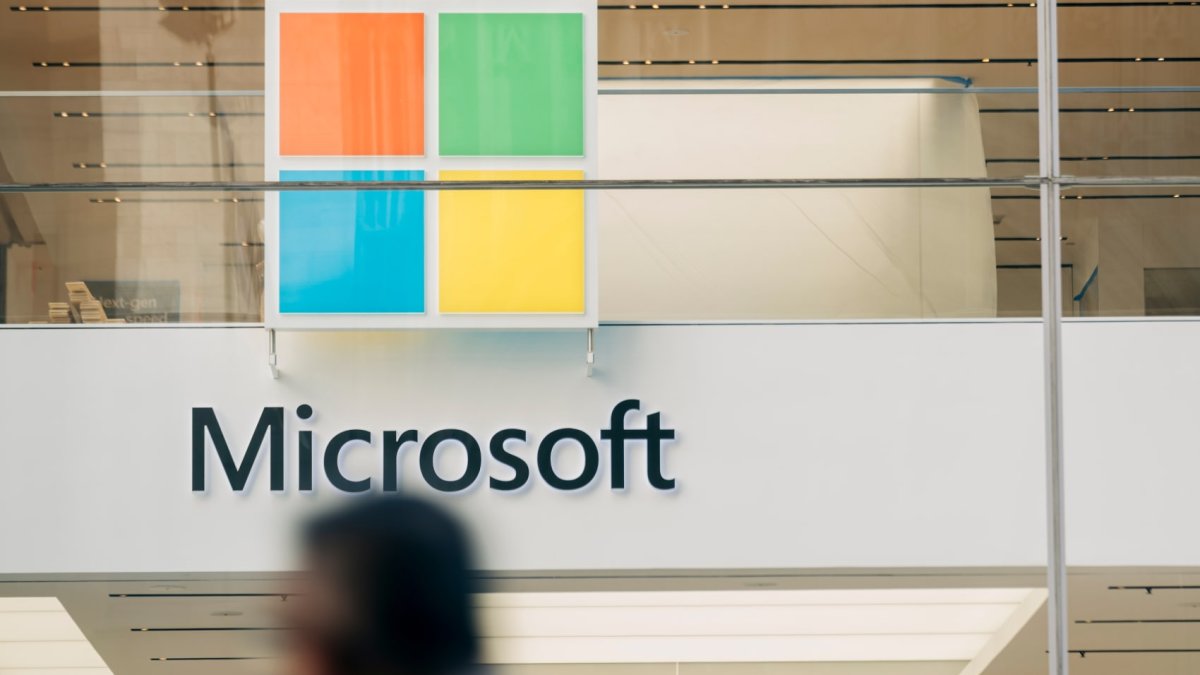 Global Microsoft outage leaves thousands unable to access email – NBC 6 ...
