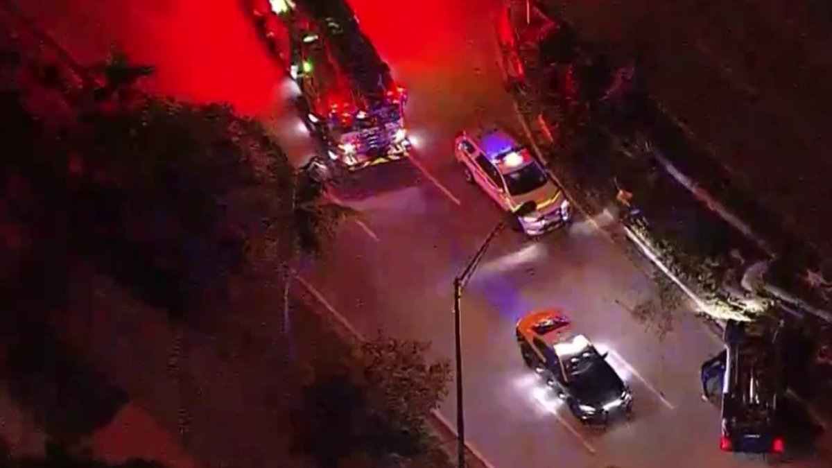 2 lanes blocked after rollover crash on Kendall Drive in Miami-Dade County – NBC 6 South Florida