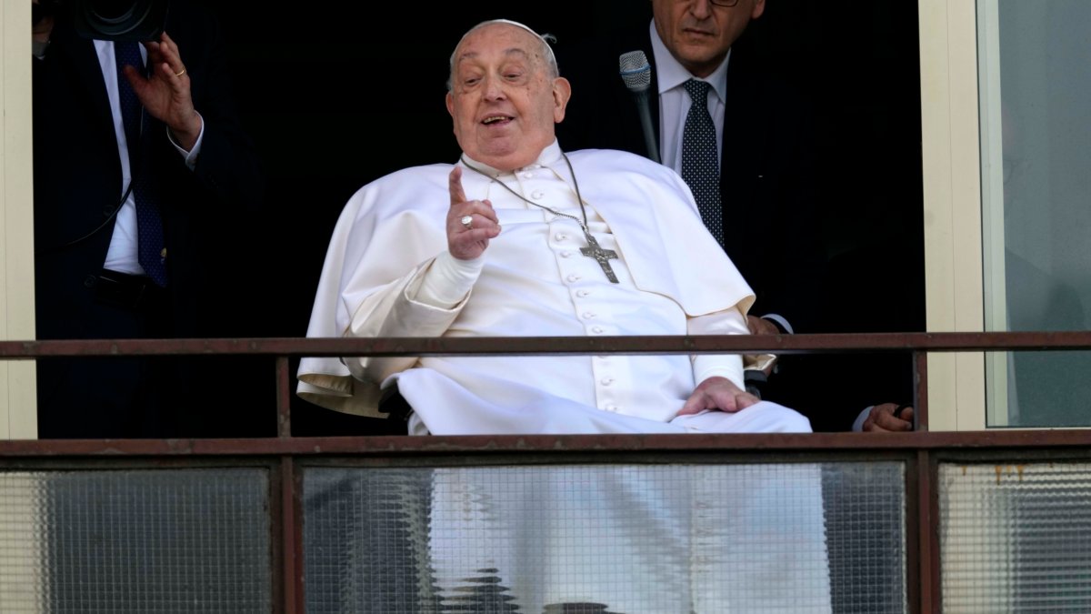 Pope arrives home at Vatican after 5-week hospital – NBC 6 South Florida