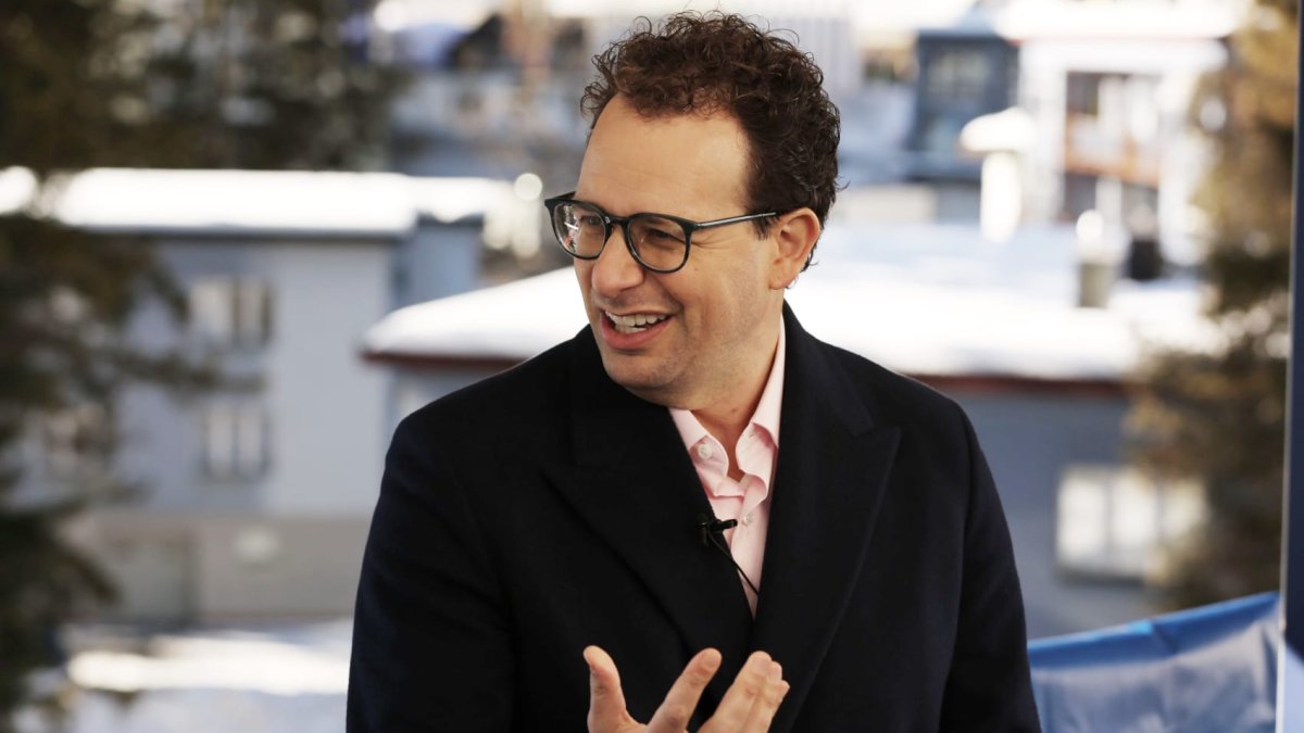 Ashley Capoot - Journalist Profile - Intelligent Relations