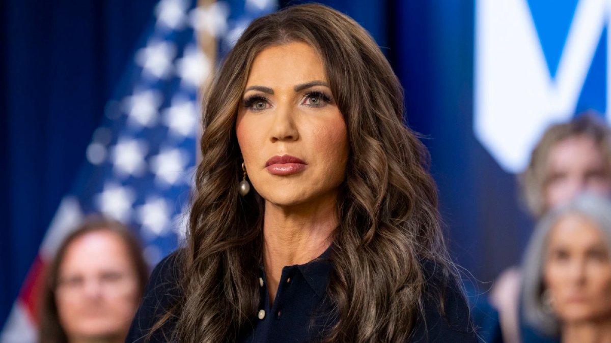 Homeland Security Secretary Kristi Noem’s bag was stolen – NBC 6 South ...