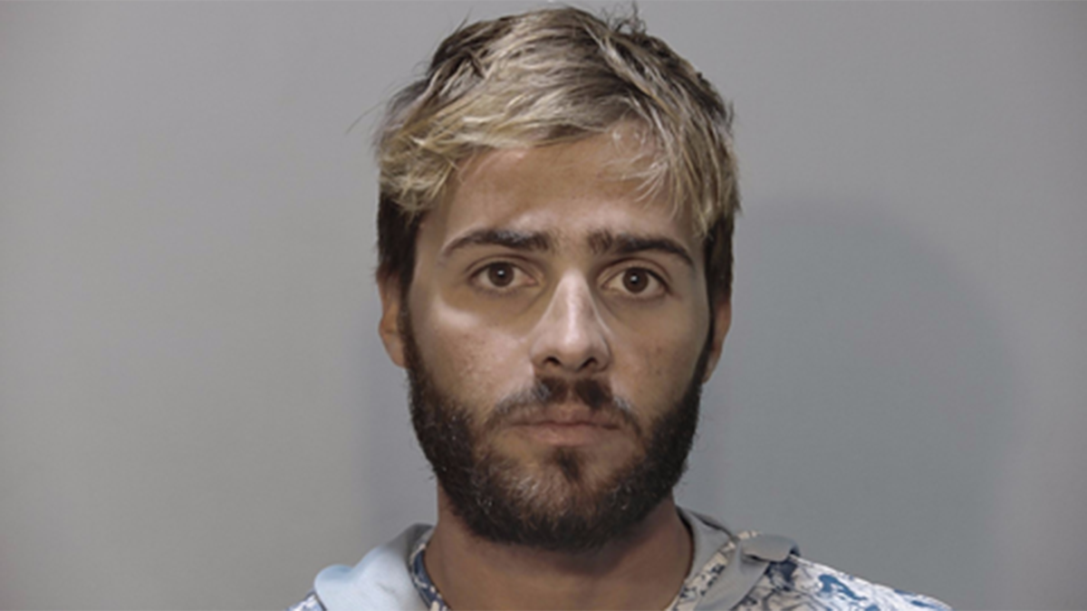 Florida Keys charter captain seen stabbing shark in viral video ...