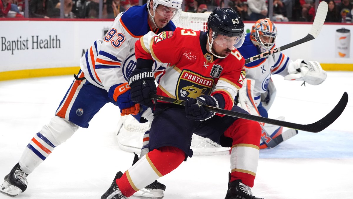 Panthers rout Oilers 6-1 in Game 3 to take a 2-1 lead in the Stanley ...