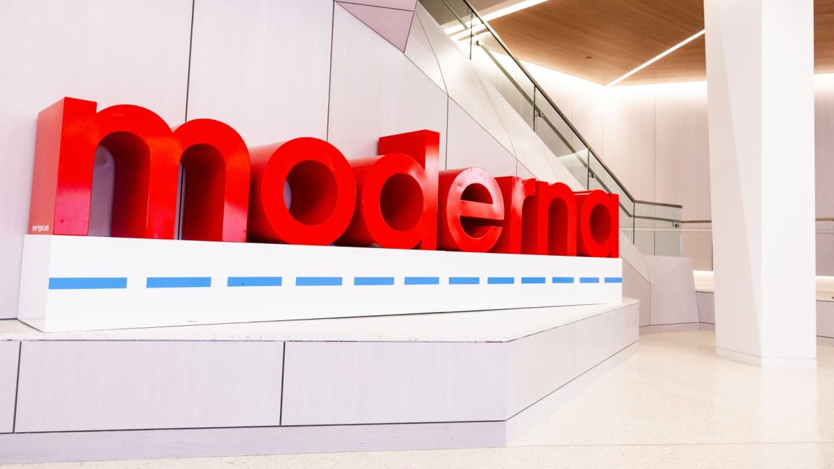 Moderna to slash 10% of workforce as biotech cuts costs, Covid shot ...