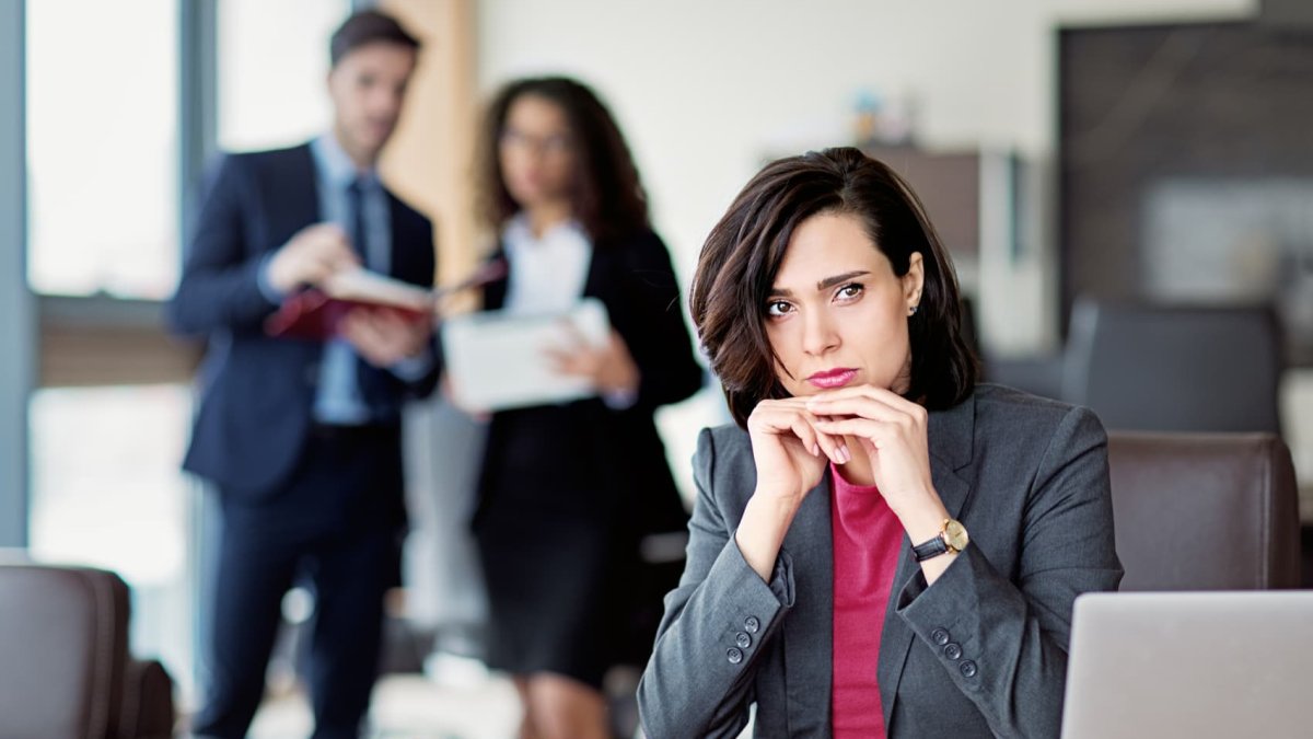The No. 1 red flag that someone is a bad boss, according to a workplace ...