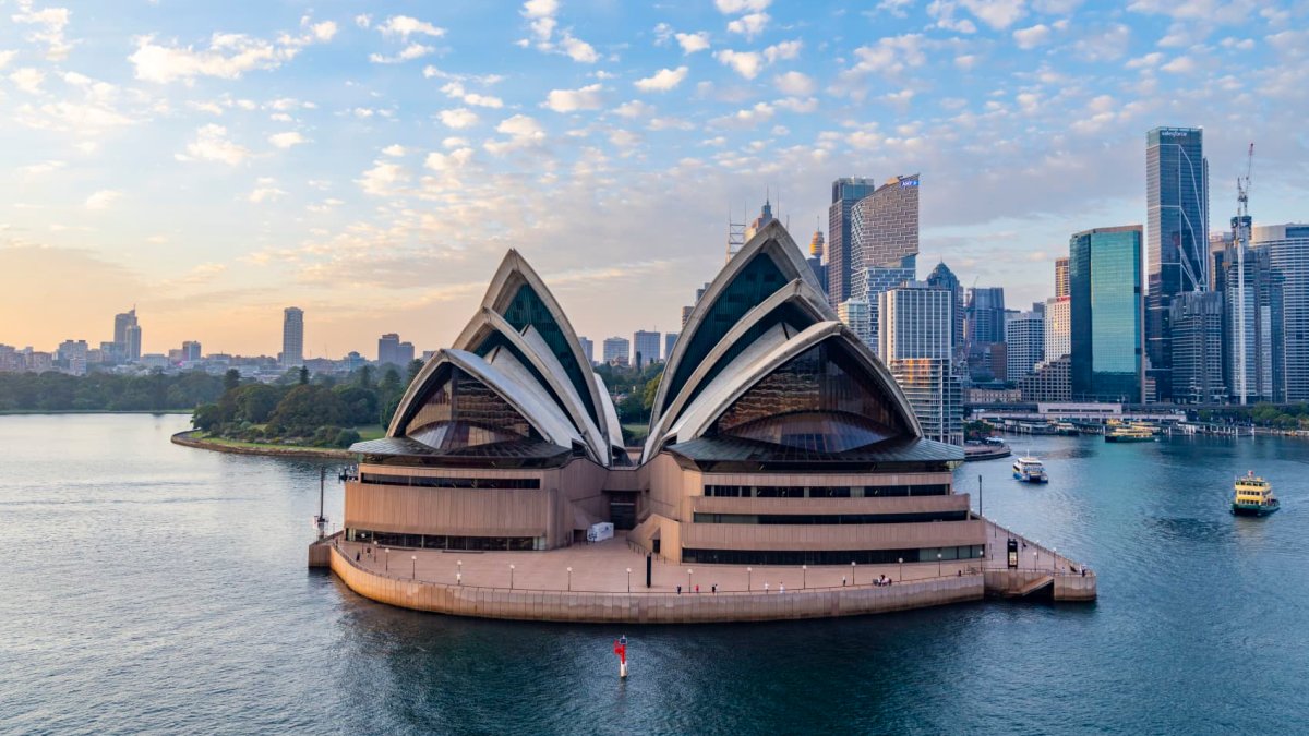 Australian stocks hit record high amid mixed trading in Asia-Pacific ...