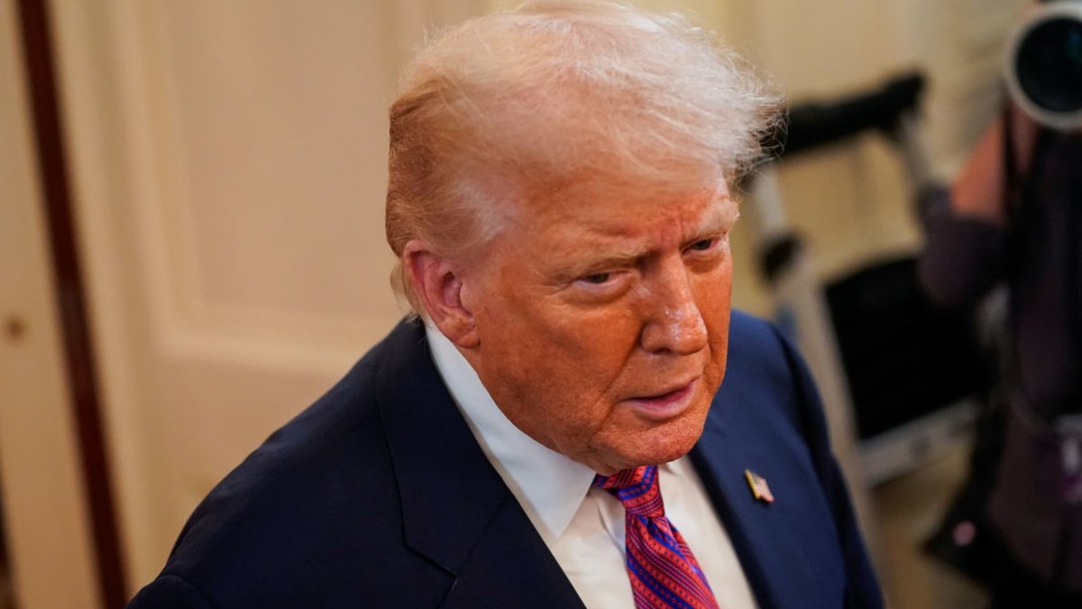 Trump was told his name was in Jeffrey Epstein files before DOJ withheld documents: WSJ – NBC 6 ...