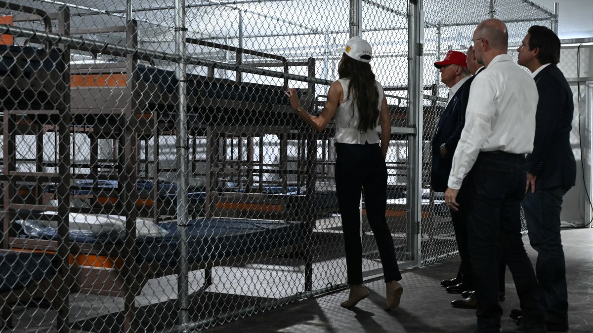 Florida signs $245 million in contracts for ‘Alligator Alcatraz.’ Here ...