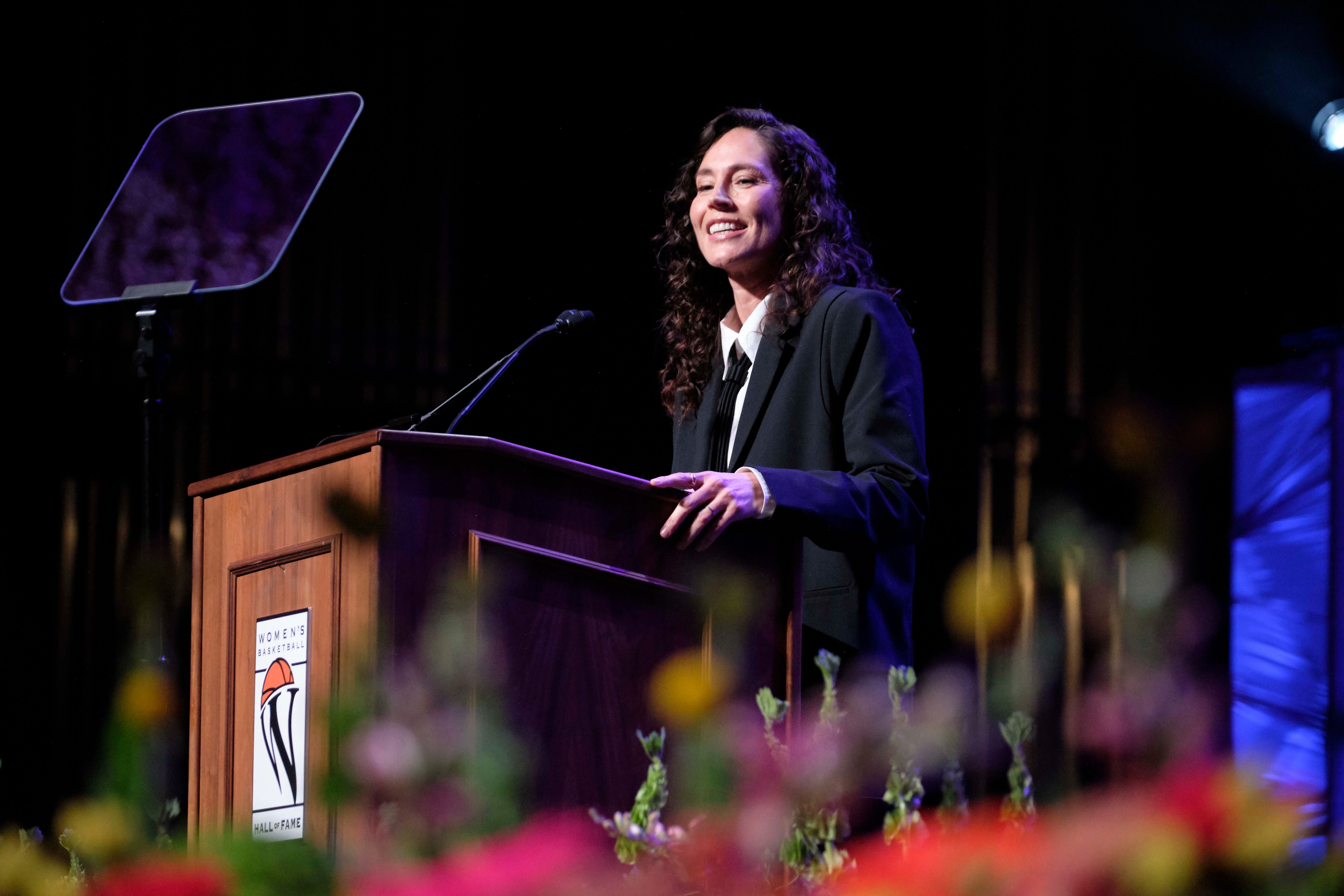 UConn great Sue Bird to have statue dedicated in her honor – NBC 6 ...