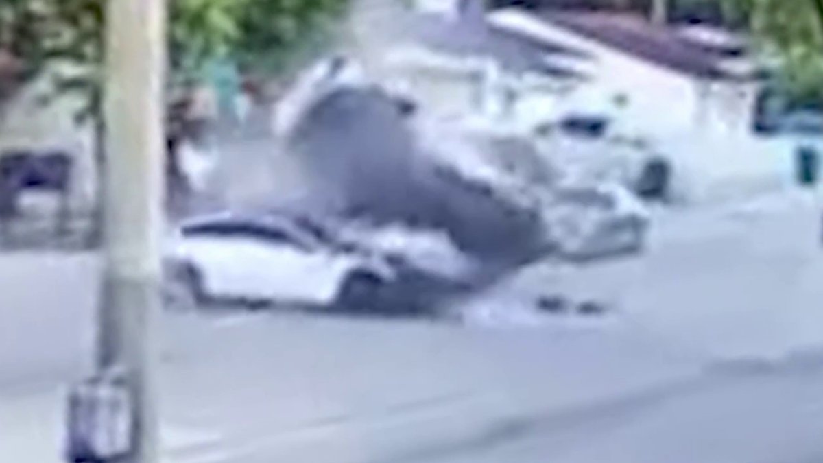 Video shows violent rollover crash in Miami that left 4 hurt – NBC 6 South Florida