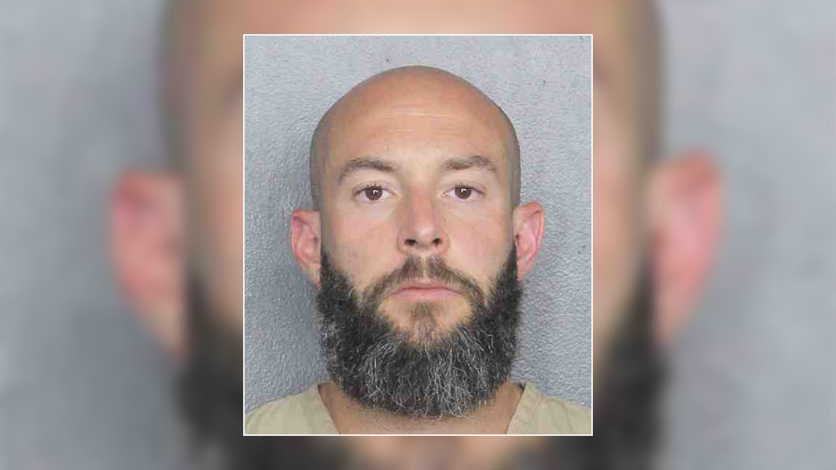 Miami Police officer suspended after arrest in 2020 littering incident ...