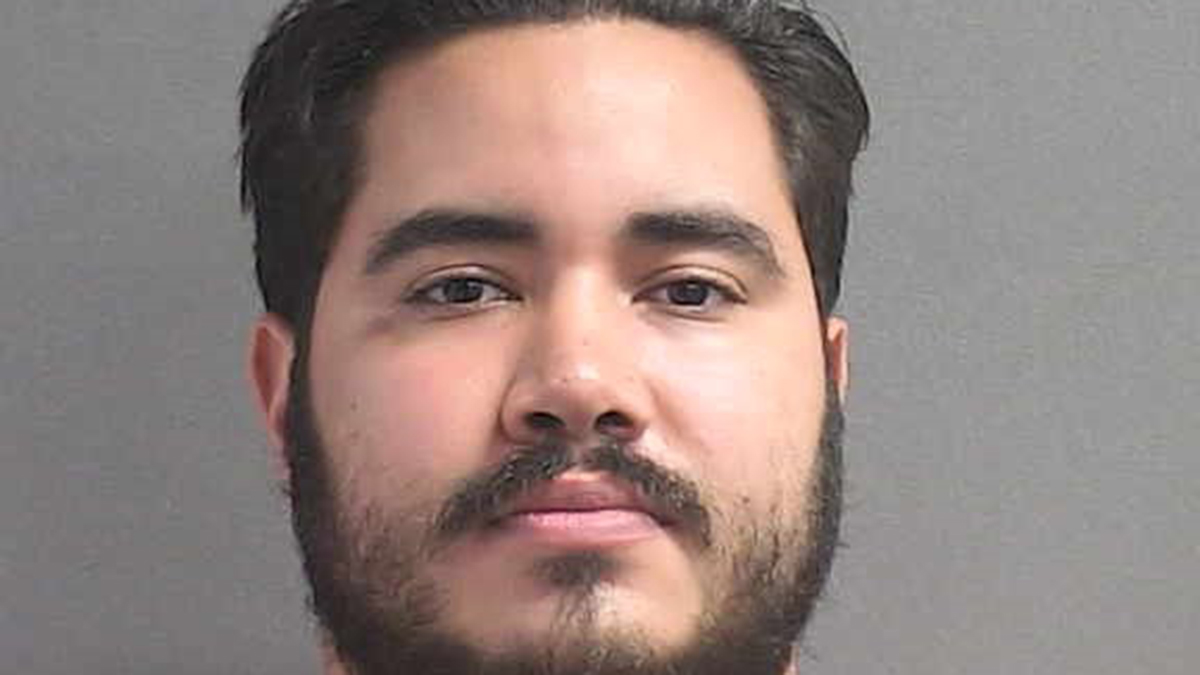 Off-duty Florida officer fatally shot by gas station worker ‘having a ...