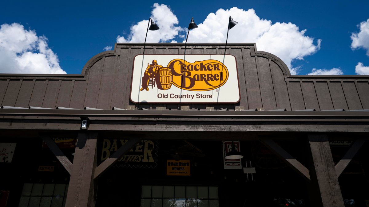 Cracker Barrel cancels remodel plans after conservative backlash – NBC ...