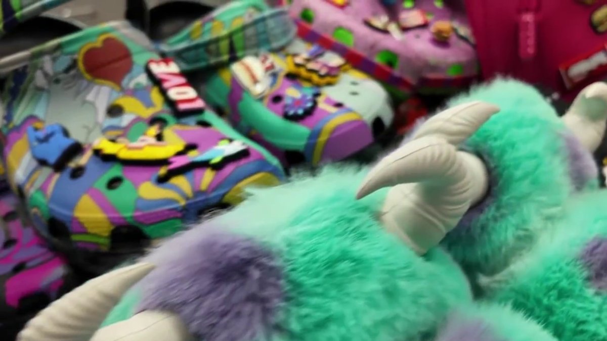 Wethersfield native claims the World Record for largest Crocs ...