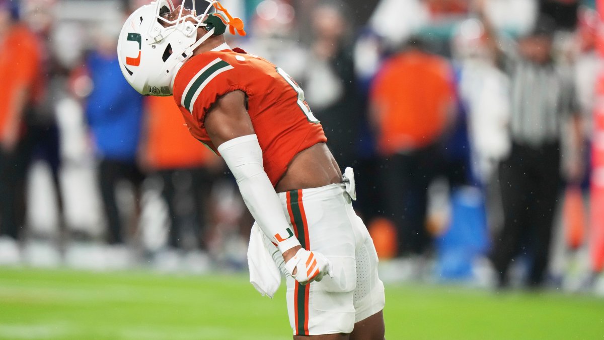 No. 4 Miami’s defense holds Florida to 141 yards, Hurricanes ease past ...