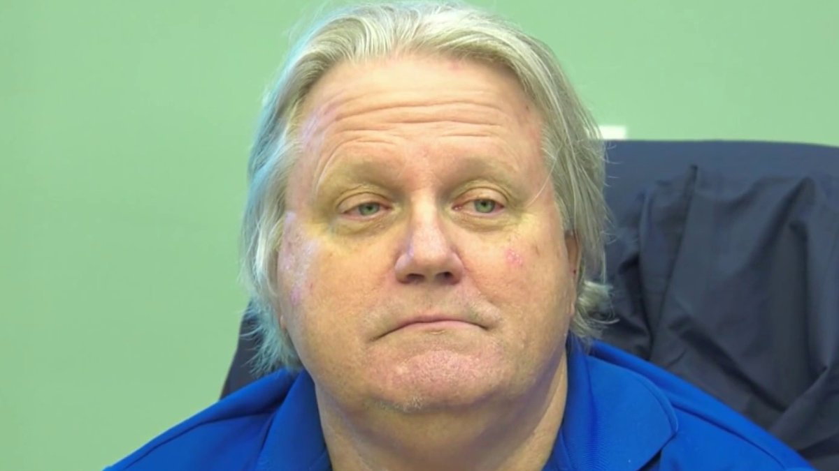 Palmetto Bay councilman says he’ll serve out his term even as calls to ...