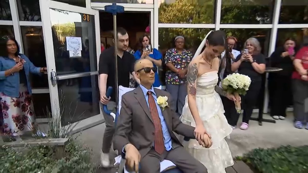 Father with cancer leads daughter down aisle in impromptu wedding – NBC ...
