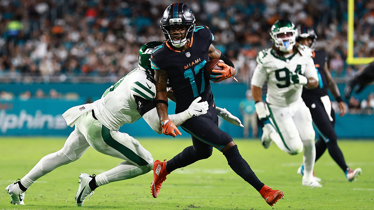 Dolphins confident in Waddle as No. 1 receiver after Hill’s injury ...