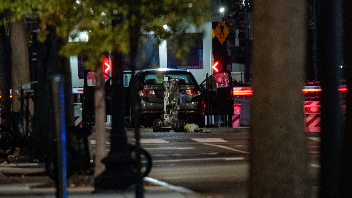 Driver arrested after crashing into Secret Service checkpoint – NBC 6 ...