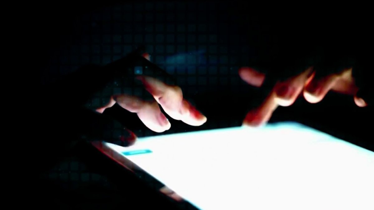 Their kids made friends playing games online. The relationships took a ...