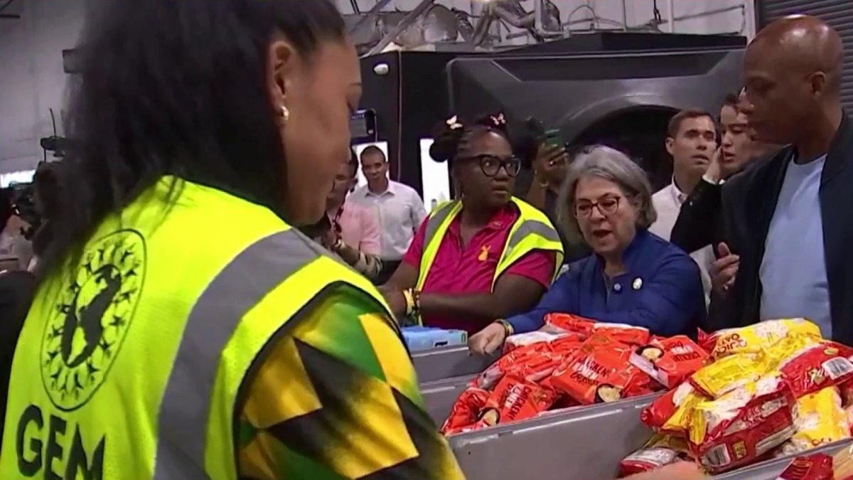 South Florida volunteers pack up supplies for victims of Hurricane ...