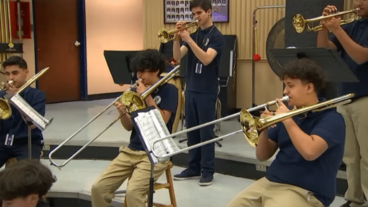 Miami-Dade Schools trumpets choice programs to reverse enrollment ...