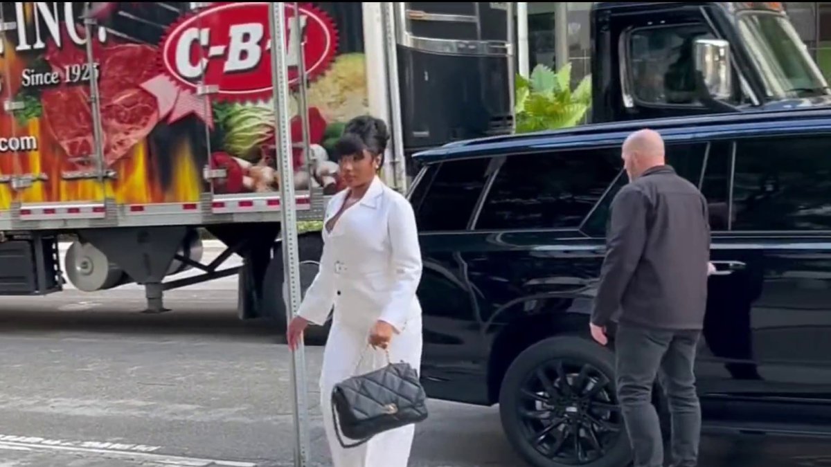 Jury deliberating in Megan Thee Stallion’s defamation lawsuit against ...