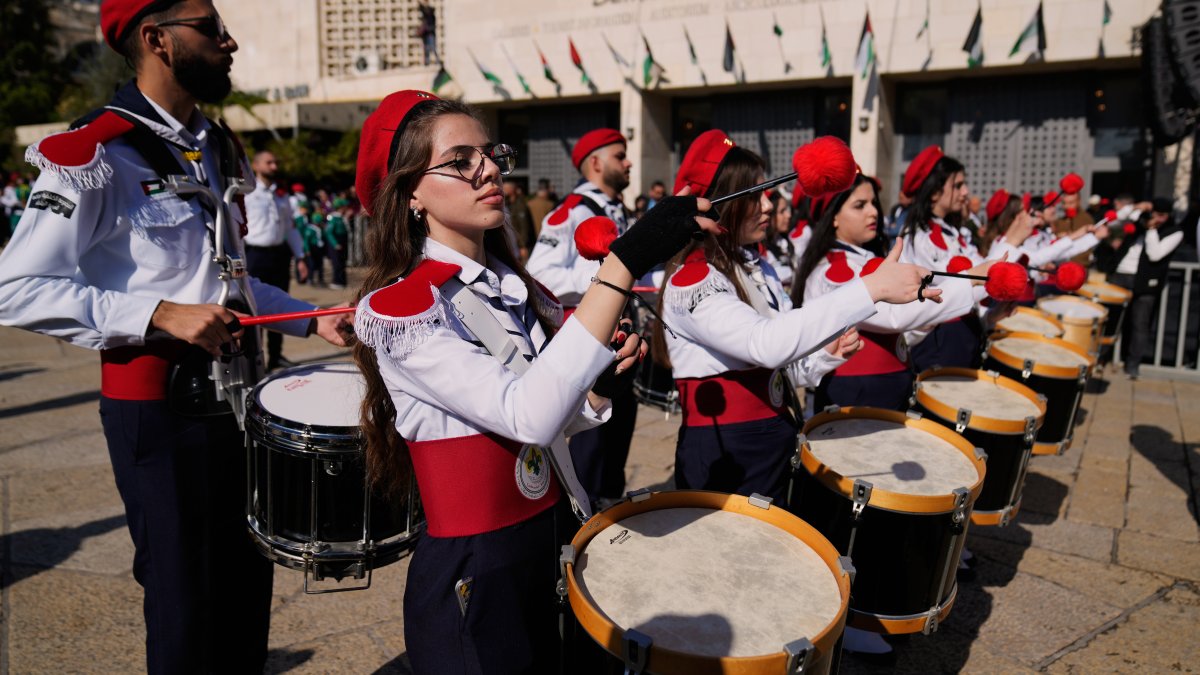 Thousands flock to Bethlehem to revive Christmas spirit – NBC 6 South ...