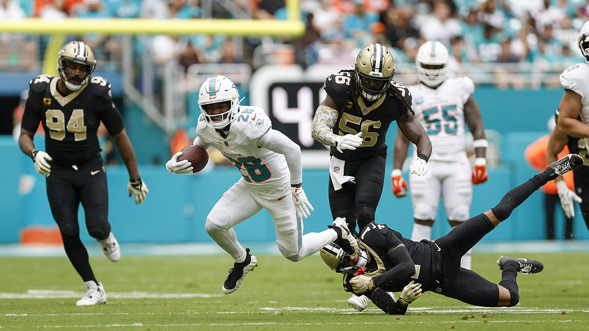 Achane rushes for 134 yards and a TD to help Dolphins edge Saints 21-17 ...