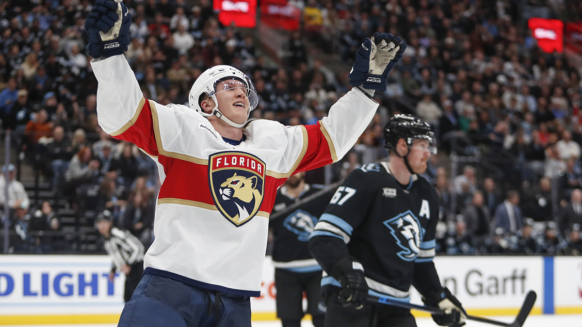 Lundell scores late, Panthers top Mammoth 4-3 for third consecutive win ...