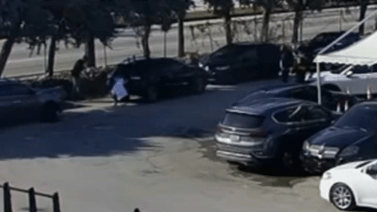 Video shows gunman open fire in broad daylight outside Hialeah ...