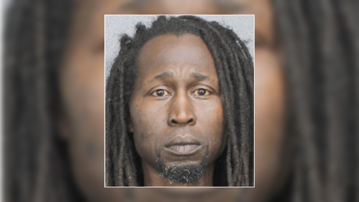 Postal worker arrested for pepper spraying dogs while delivering mail ...