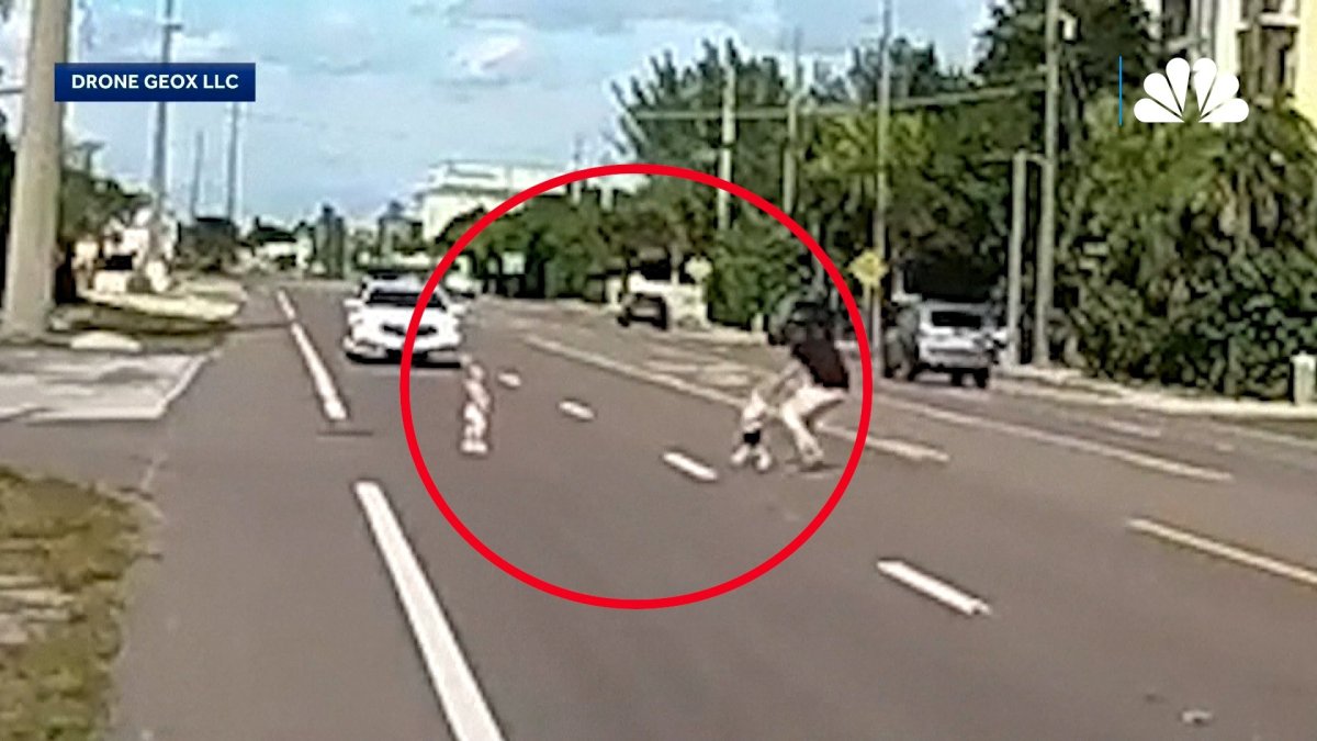 On camera: Man rescues wandering toddlers from traffic – NBC 6 South ...