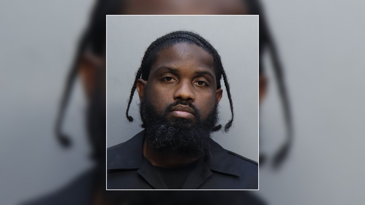 Miami U.S. Postal worker arrested in alleged theft of over $1M in ...