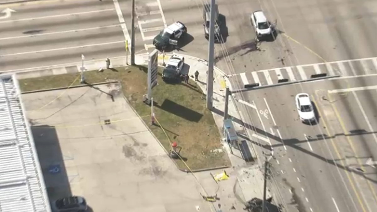 Man killed, 8 injured in crash at bus stop in northwest Miami-Dade ...