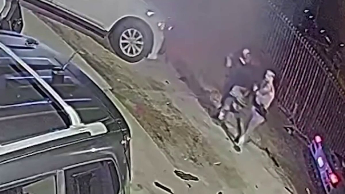 Video shows armed carjacking suspect crashing stolen Corvette in Miami ...