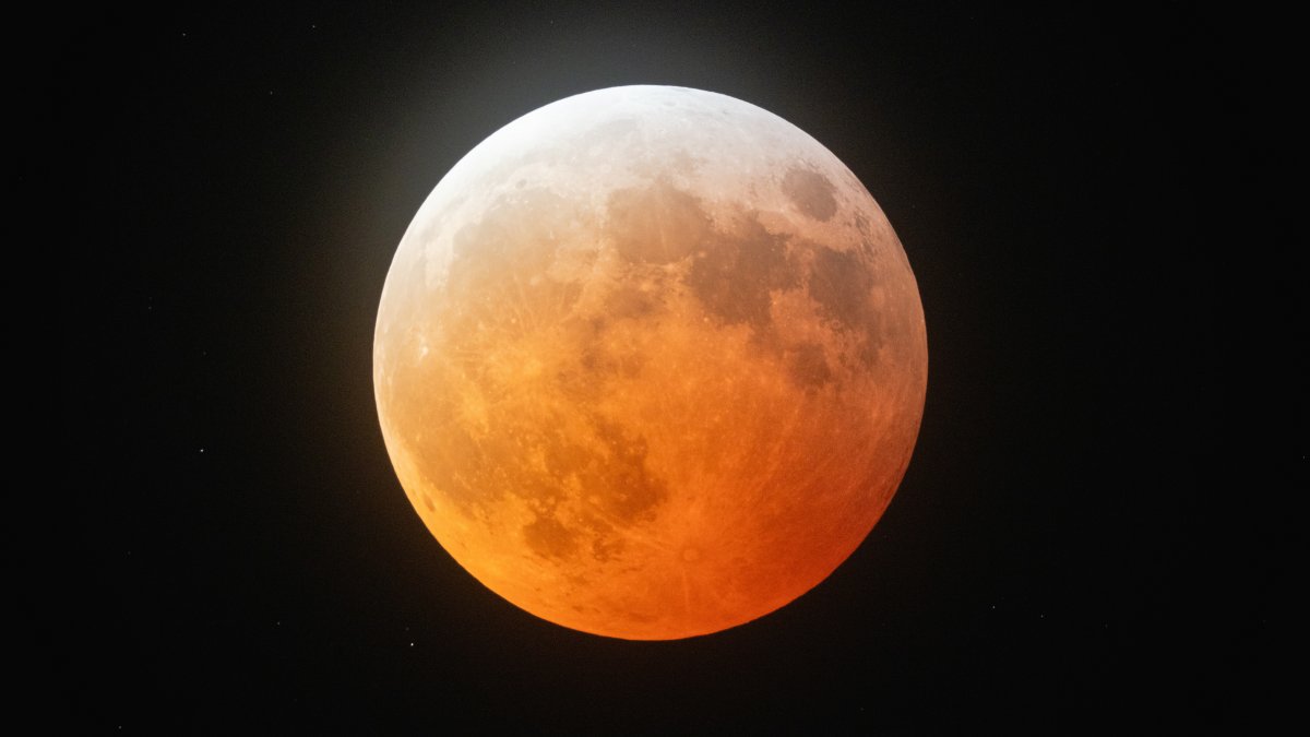 A total lunar eclipse will turn the moon blood red on Tuesday – NBC 6 ...