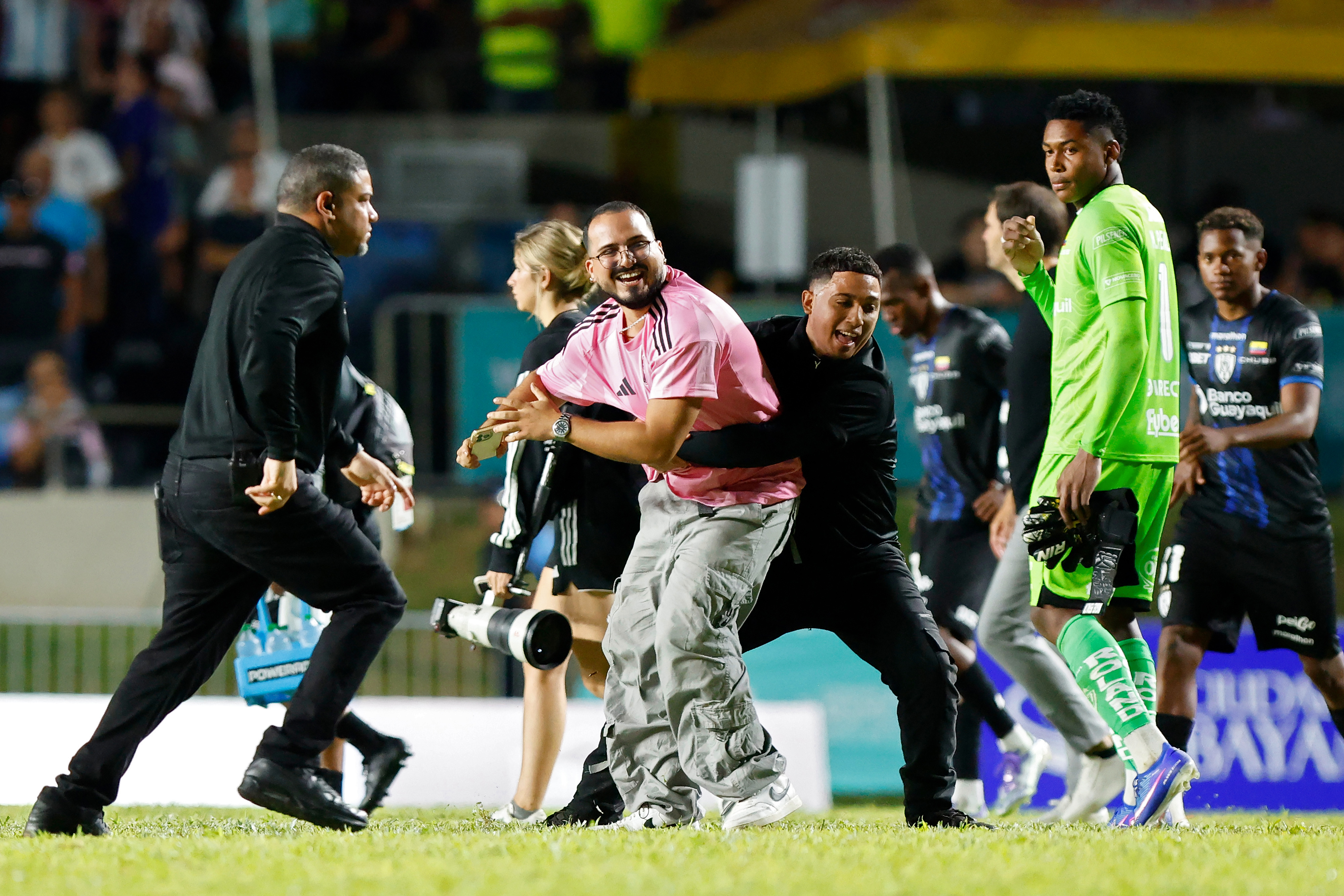 Messi pulled to ground during Inter Miami FC game in Puerto Rico – NBC ...