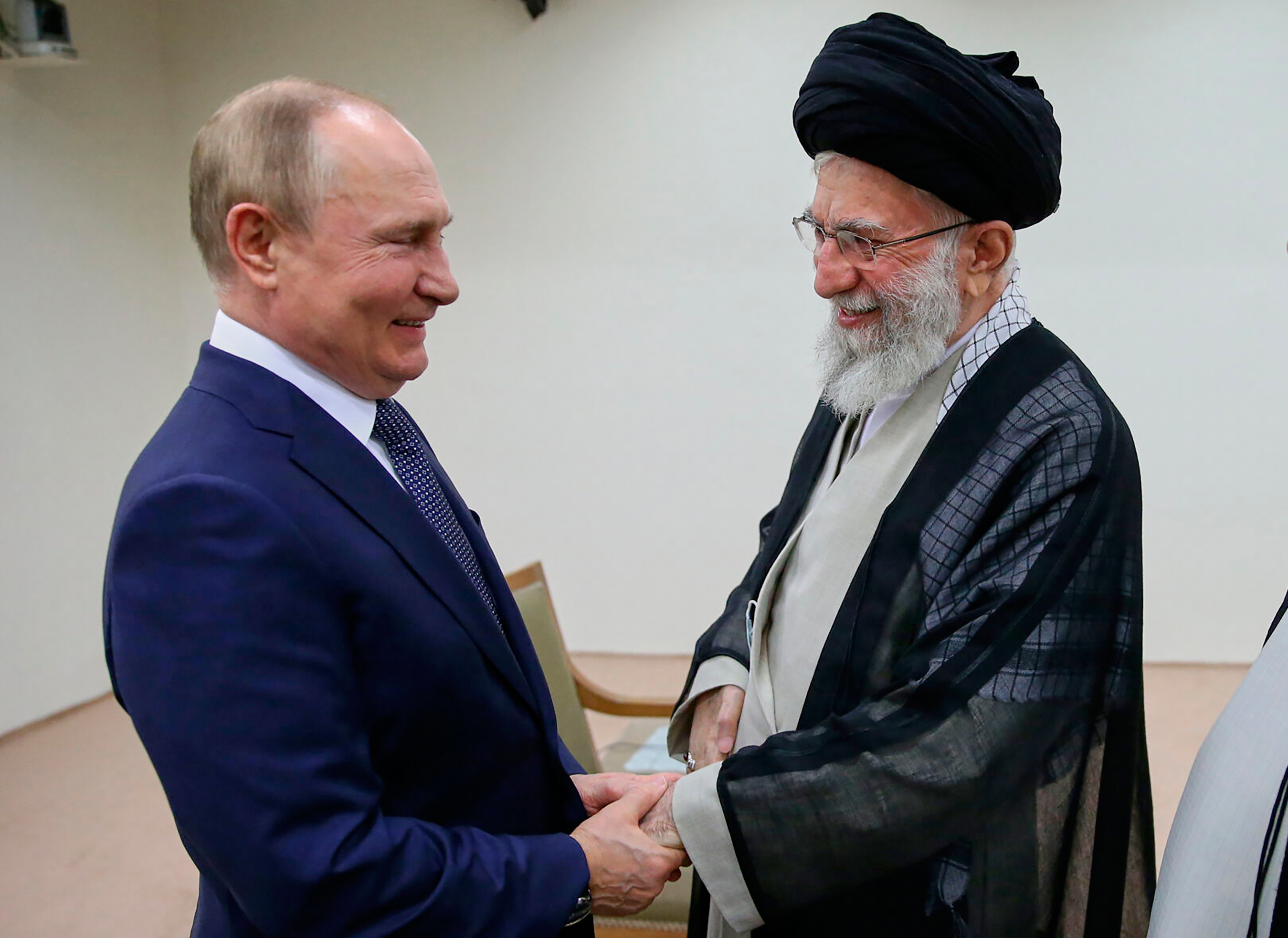 Russia sits back as the Iran war escalates – NBC 6 South Florida