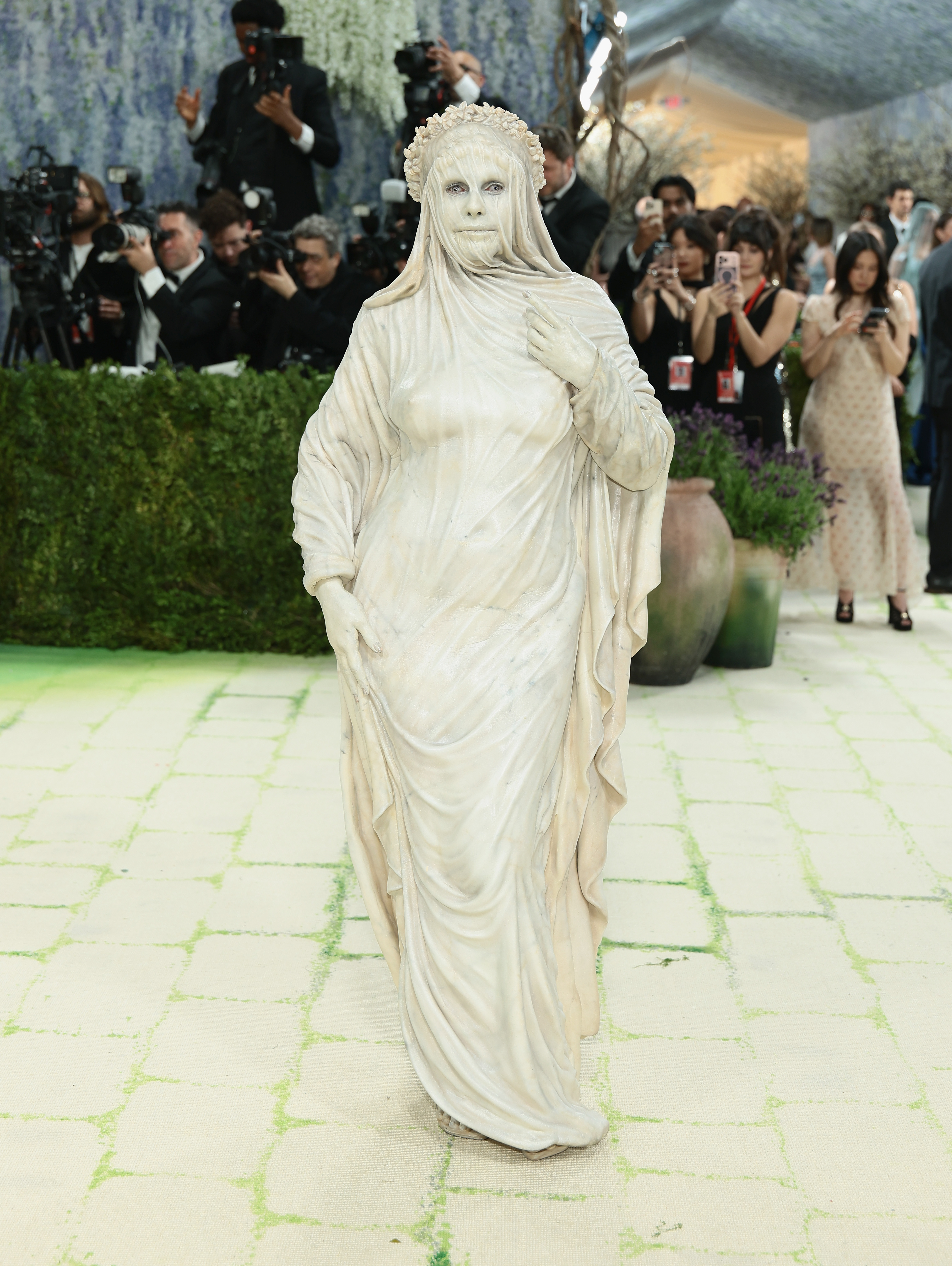 Heidi Klum’s 2026 Met Gala look brings out her love for Halloween – NBC ...