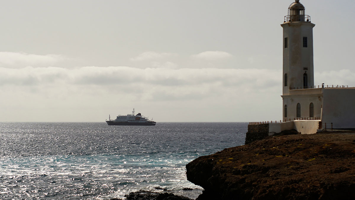 Cruise ship with suspected hantavirus outbreak waits for help – NBC 6 ...