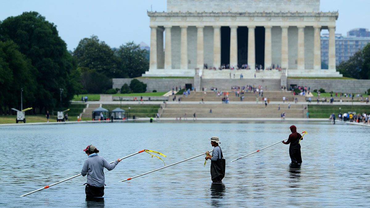Blue paint seen chipping off Lincoln Memorial Reflecting Pool – NBC 6 ...