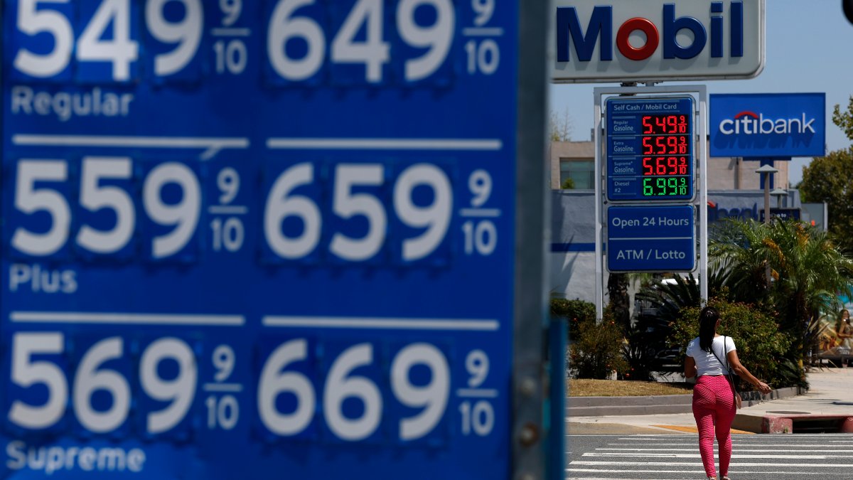 Trump calls for DOJ to probe oil companies over gas price ‘gouging ...